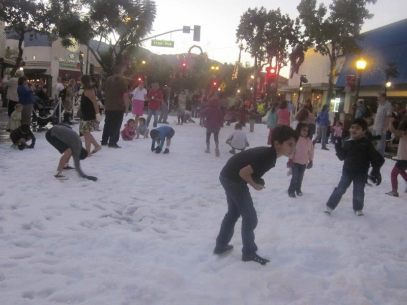 Our Snow Party customers love our snow! - SnowParties.com